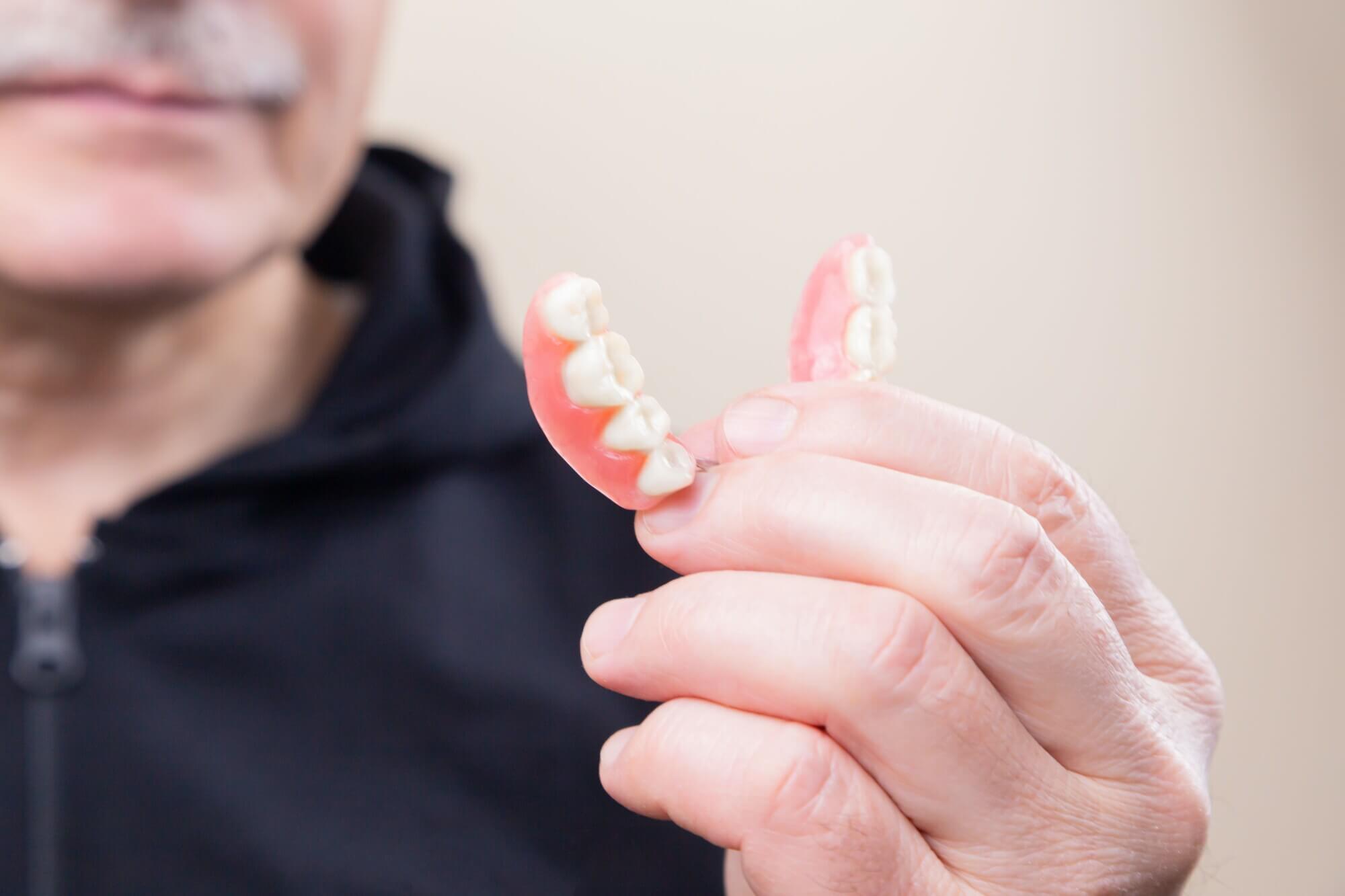Make Eating Pleasurable With Dentures That Fit Right